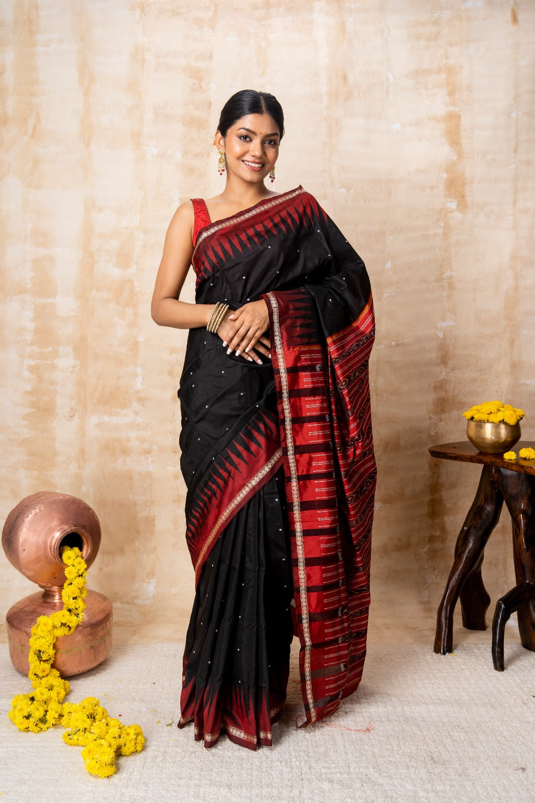 Buy Handloom Silk Sarees – Traditional & Elegant Sarees